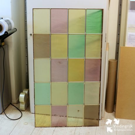 Groot Glas in Lood Raam | Parels Breda