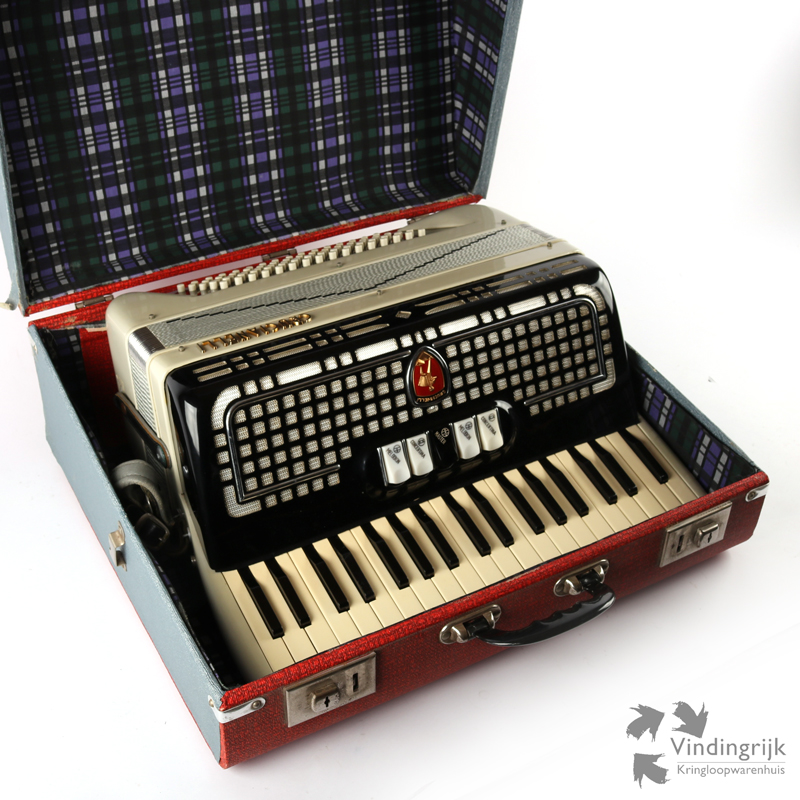 Accordeon Crucianelli | Parels Breda