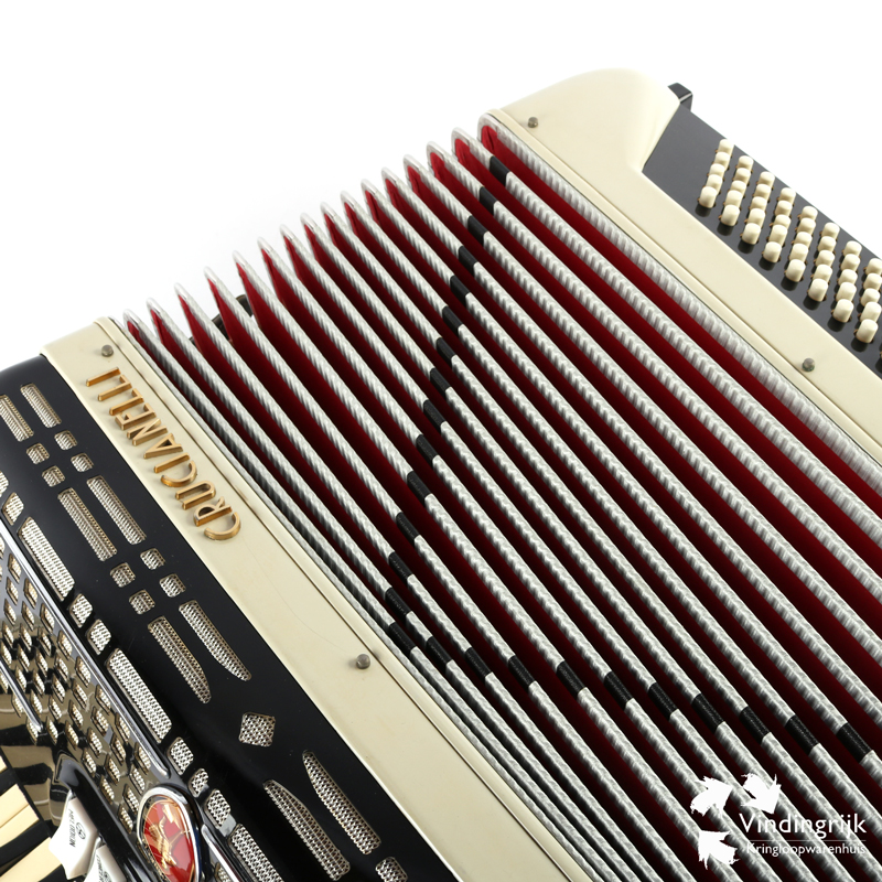 Accordeon Crucianelli | Parels Breda