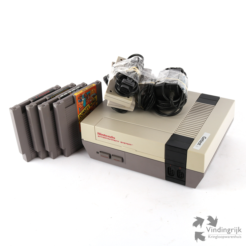 Nintendo Spelcomputer 1985 | Parels Breda
