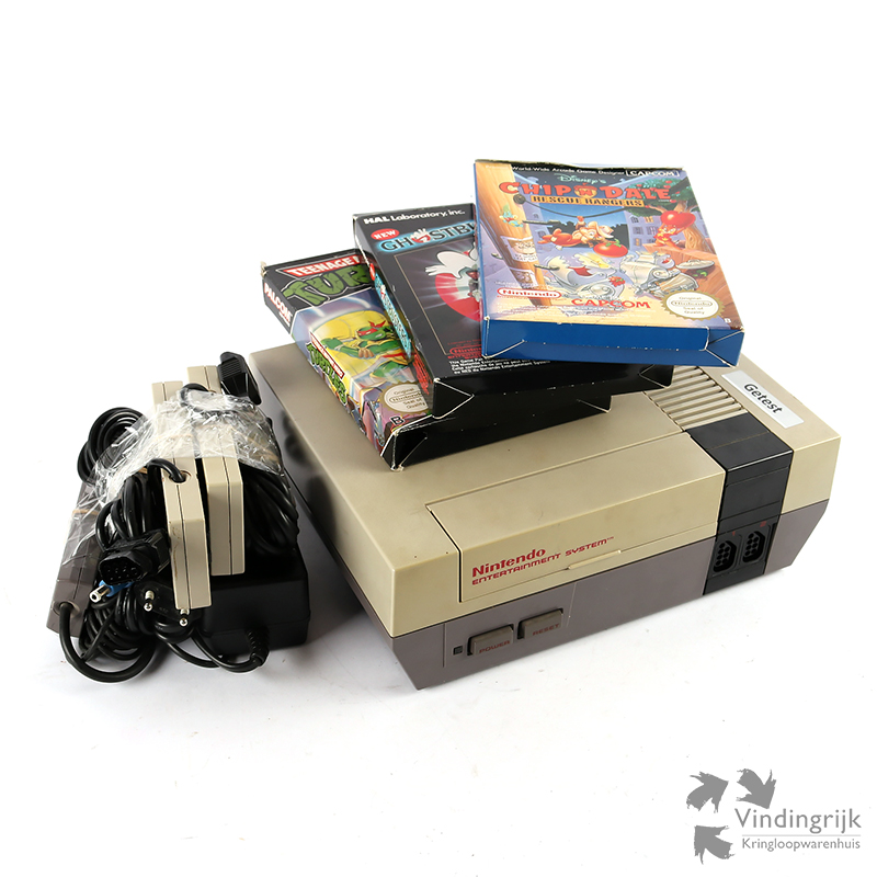 Nintendo Spelcomputer 1985 + 3 Spellen | Parels Breda