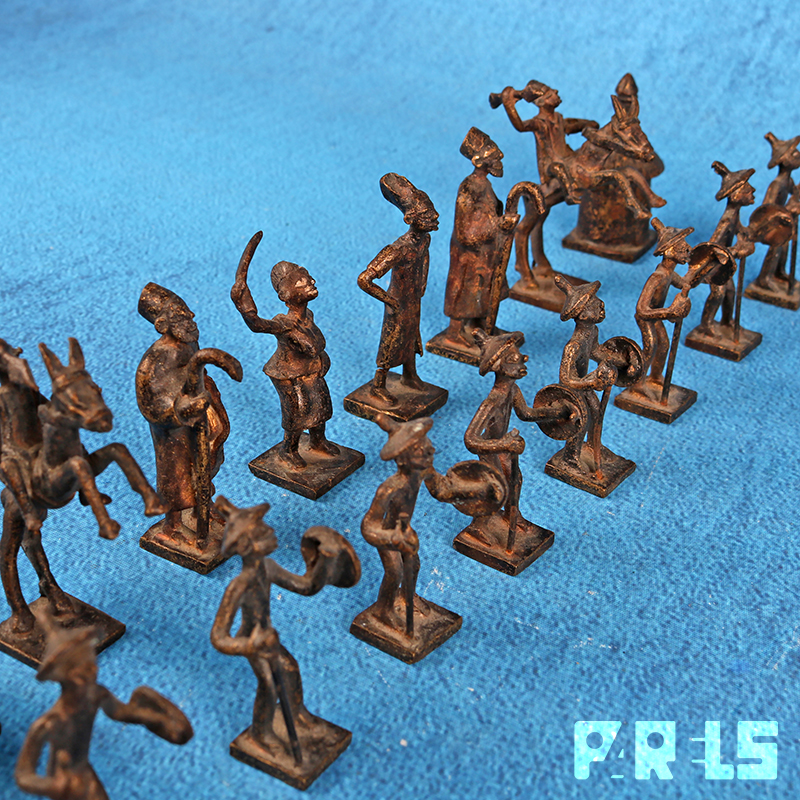 Vintage Bronzen Afrikaanse Schaakstukken | Parels Breda
